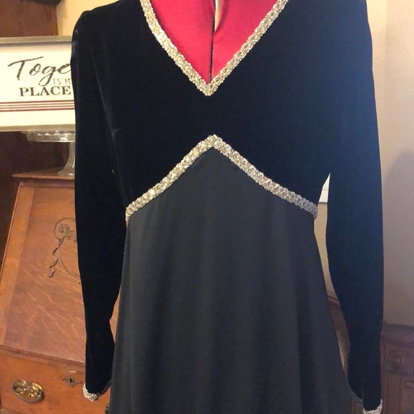 Bernie Bee New York | Dresses | Euc Vintage Bernie Bee Long Velvet ...